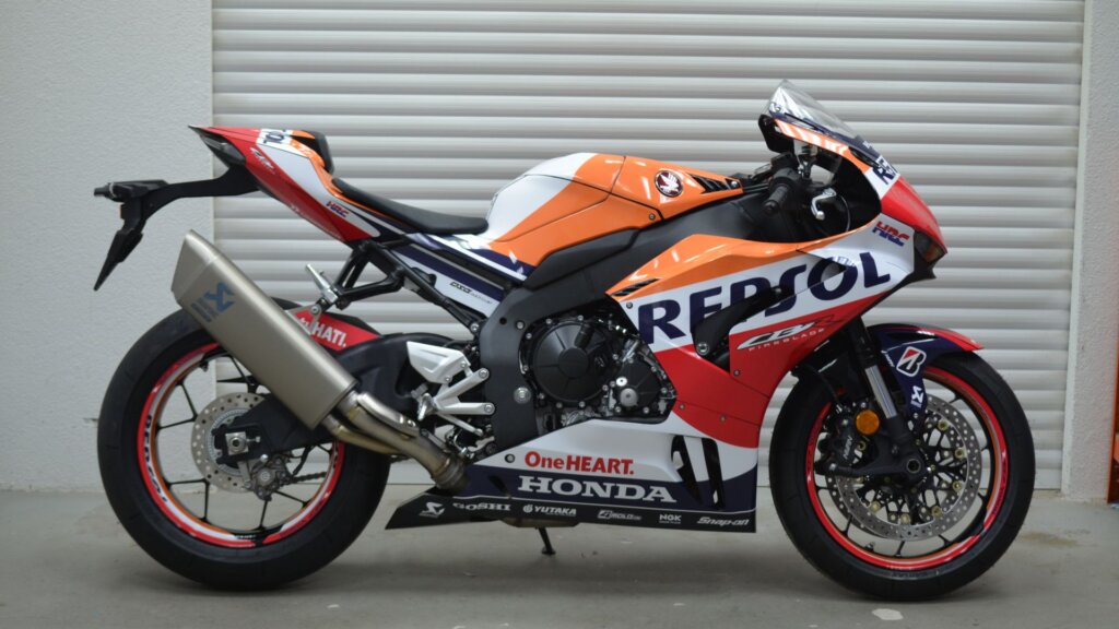 HONDA Fireblade RR-R "REPSOL" Replica - 4moto® - Bikedekore, Motorrad ...