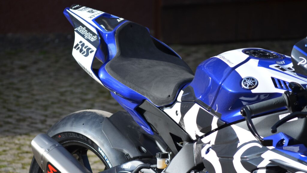 YAMAHA R1 Racing Dekor „IXS“ Saiger Racing - 4moto® - Bikedekore, Motorrad-Dekore, Folierungen,