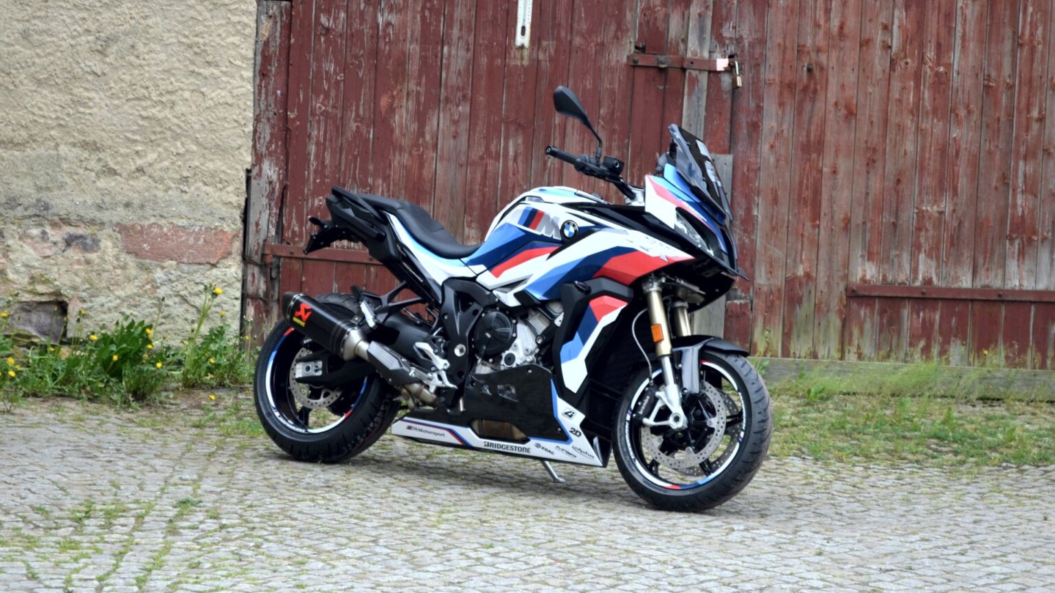 4moto - individuelle Motorradaufkleber, Bikedekore, Wheelskinzz